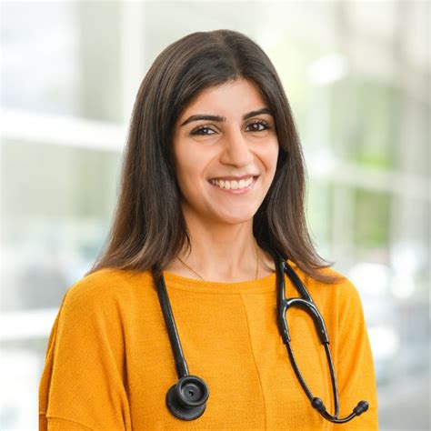Dr Hina Kadwani Imc Medical Clinic