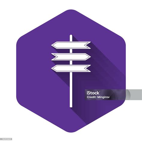 화이트 로드 교통 표지판입니다 긴 그림자가 있는 표지판 아이콘입니다 포인터 기호입니다 텍스트에 대한 장소가있는 빈 보드 격리 된 거리 정보 기호입니다 방향 기호입니다 보라색