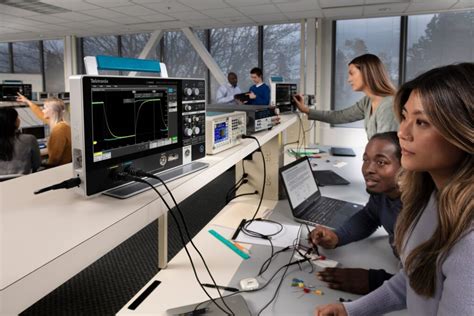 Tektronix Reimagines Performance And Portability In Oscilloscopes Unveiling The 2 Series Mixed