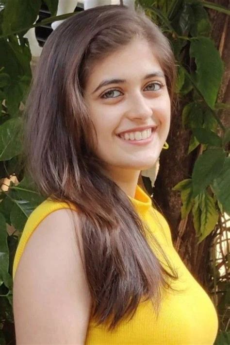 Urvi Singh Actress Cute Nice Face Nice Eyes