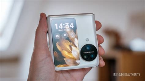 It Finally Feels Like Google Is Ready For A Pixel Flip Next Year Android Authority