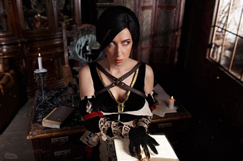 С любовью — медленно проговорила Фрингилья — все обстоит так же как с почечными коликами