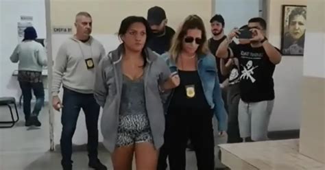 Suspeita De Matar Criança De 7 Anos Com Onze Facadas é Presa 21 Anos