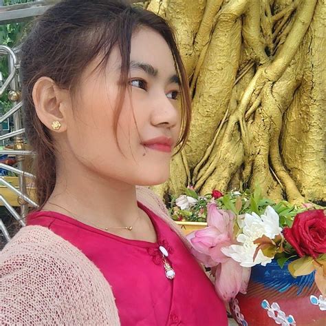 သိုက်‌ဆက်တွေရဲ့ အကြားအမြင်ဆရာမ မေမြတ်မိုး Facebook