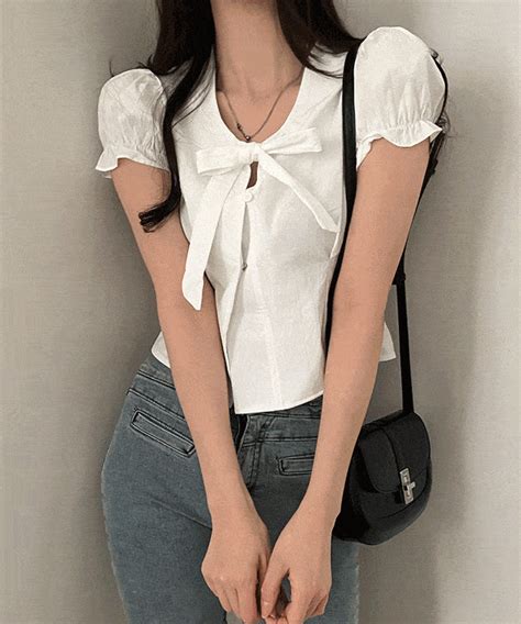 [타이연출 ] 심쿵블리 타이 리본 핀턱 크롭 반팔 블라우스 에이블리