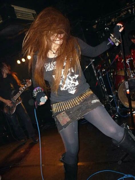 вокалистка японка из панк группы Disgunder Одежда в стиле рок Одежда Стиль девушки