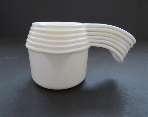 Vintage Tupperware Measuring Cups Complete Set Of 6 White Rounded