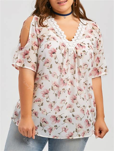 36 Off Plus Size Deep V Neck Chiffon Floral Top With Lace Trim Rosegal