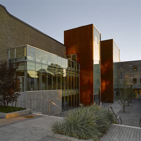 Quadrangle Architects Transforms Warehouse Into Creative Workspaces