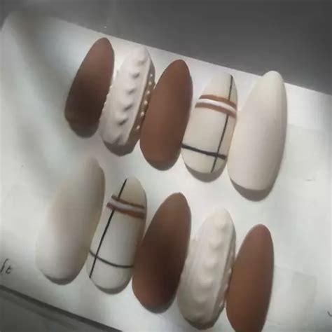 خرید و قیمت ناخن مصنوعی کاشت موقت با مواد کاشت طرح کرمی قهوه ای برجسته قابل سفارش با خرس و