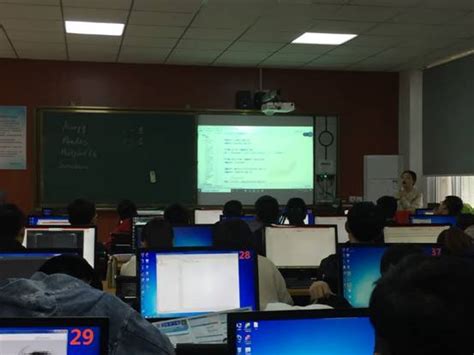 理学院举办python基础知识和项目实践讲座 西安航空理学院