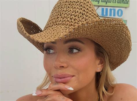 Olivia Attwood Dack Hilariously Compares Her Two Sides In Viral Clip