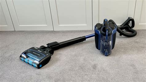 Shark Az1002 Vs Zu62 Cleaning Battle