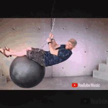 Swinging Saggy Boobs  Swinging Saggy Boobs Cleavage Discover