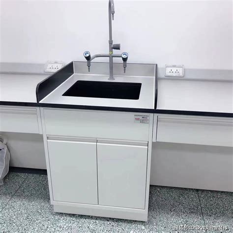 标准物理实验室顺利完工，老师们现场开起研讨会 搜狐大视野 搜狐新闻