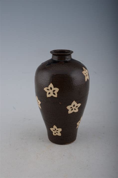 宋褐釉剔花梅瓶 赣州市博物馆官方网站National Museum of Ganzhou