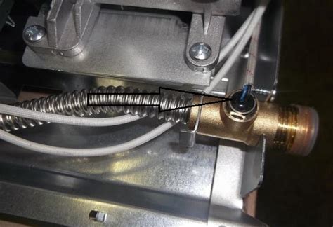 Датчик ионизации пламени газовой колонки нева