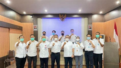 Kunjungi Rsud Soedjono Selong Direktur Rs Pusat Otak Nasional Siap Bantu Hadapi Penyakit Stroke