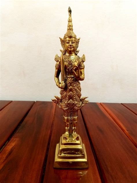 พระสยามเทวาธิราช เนื้อทองเหลือง