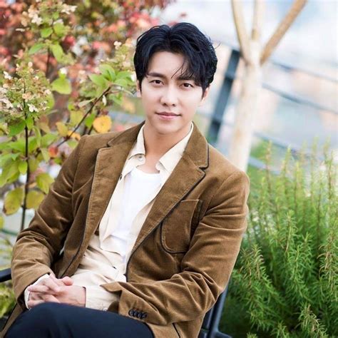 Hook Entertainment ကနေ ၁၈ နှစ်ကြာ ငွေကြေးတစ်ပြားမှမရရှိခဲ့တဲ့ မတရားမှုကိုဖော်ထုတ်လိုက်တဲ့lee