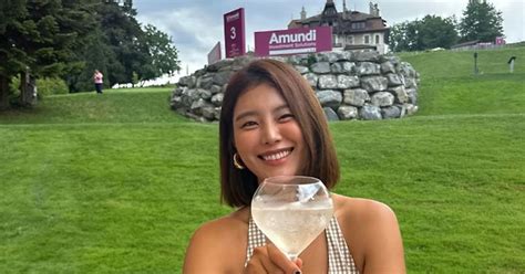 강소연 미니 원피스 입고 자전거 올라타남다른 자태 Da★