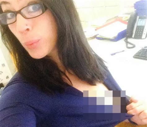 Nữ thư ký Thụy Sĩ chụp ảnh dung tục trong tòa nhà chính phủ Vietnam VietnamPlus