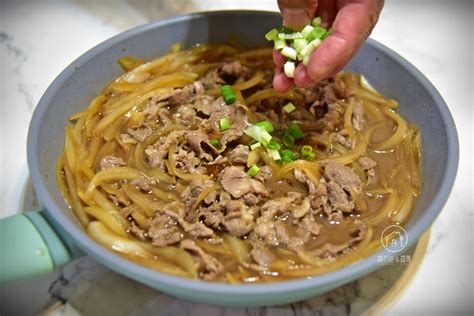 日式牛丼飯食譜復刻吉野家丼飯簡單快速日式洋蔥牛肉料理 露老爸 露瑪