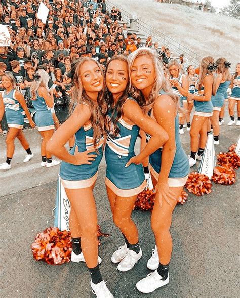 𝙴𝚍𝚒𝚝𝚎𝚍 𝚋𝚢 𝚊𝚗𝚗𝚊𝟶𝟶𝟷𝟺 Cheer Poses Cheer Outfits Cheer Picture Poses