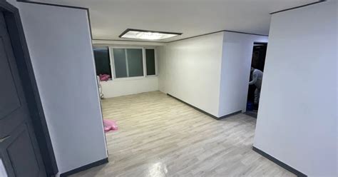 네 급작스럽게 요청드렸는데도 빠른 답변과 친절한 상담 모두 맘에들었습니다 구옥빌라 청소라 쉽지않으셨을텐데 너무 감사드려요 번창하세요 숨고 숨은고수