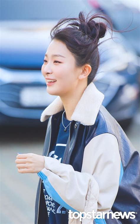 [hd포토] 레드벨벳 슬기 ‘헿헤헤 웬디의 영스트리트 출근길 최규석 기자 톱스타뉴스