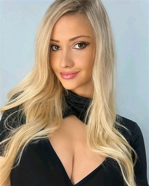 Blonde Cleavage Dredd7