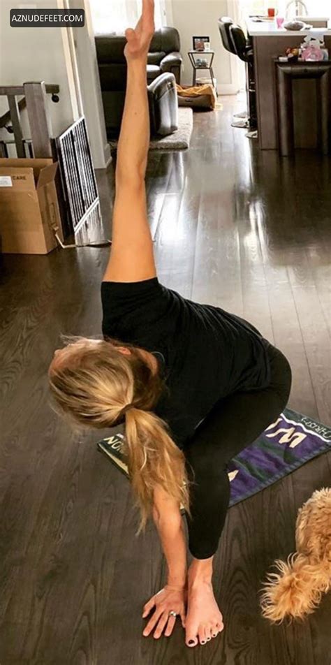 Jennifer Hedger Feet Aznudefeet