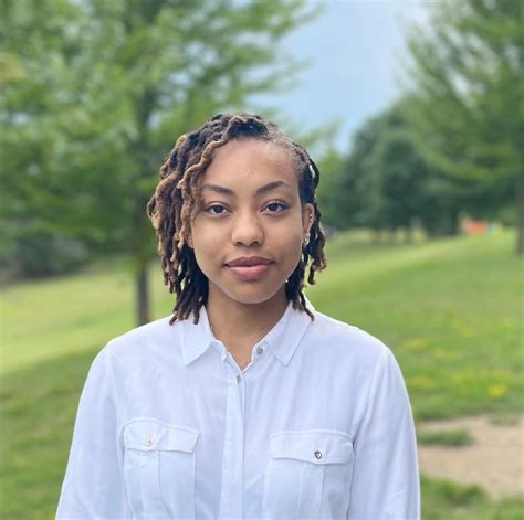 About Leah Wolfe Medium