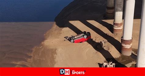 Une Femme Survit à Une Chute De 18 Mètres Avec Sa Voiture Une