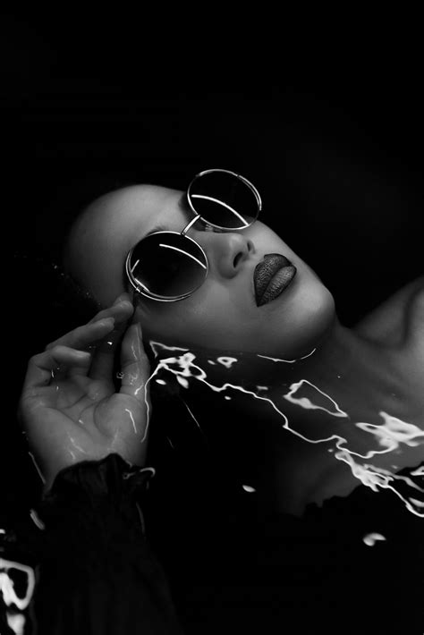 20 Black And White Women Portraits That Reflect Feminine Beauty