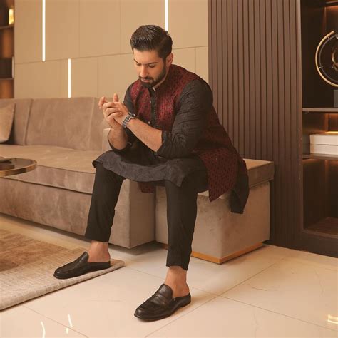 Aiman Khan And Muneeb Butt Latest Beautiful Clicks Reviewit Pk