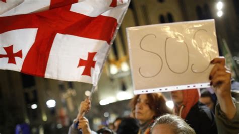 470 ზე მეტი პროფესორ მასწავლებელი პროტესტს უერთდება და 19 00 საათზე თსუ სთან აქციას აანონსებს