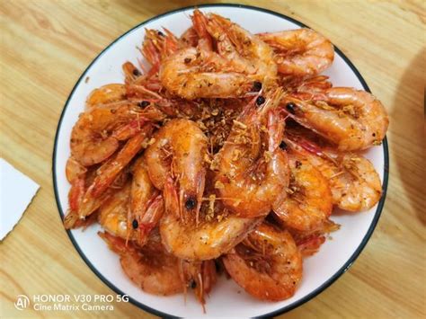 【家常椒盐虾的做法步骤图，家常椒盐虾怎么做好吃】土豆发糕和小肥龙下厨房