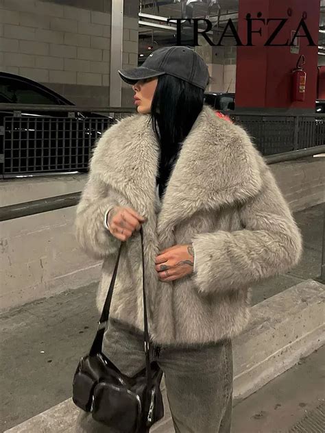 Winter Fashion Fluffy Fur Cropped Fur Coat For Women Street Warm With