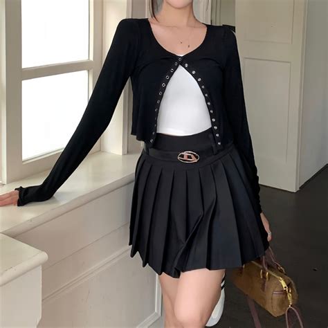 코디세트스퀘어넥 슬림 슬리브리스오프숄더 버튼 슬림 가디건하이웨스트 A라인 핀턱 플리츠 미니스커트 세트 Ag115053e