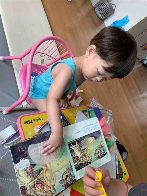 유아용 체육관에서의 놀이 활동과 감정적 발달의 연결성 꼼꼼하게 마크다운 형식으로 정리해드려요