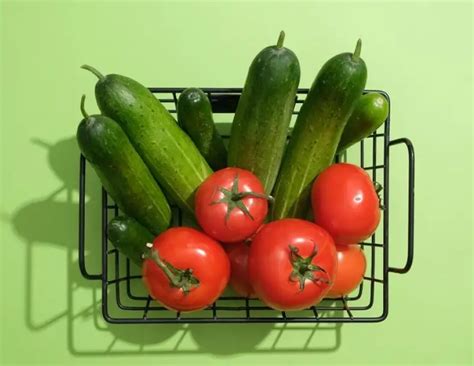 Никога не съхранявайте доматите и краставиците заедно