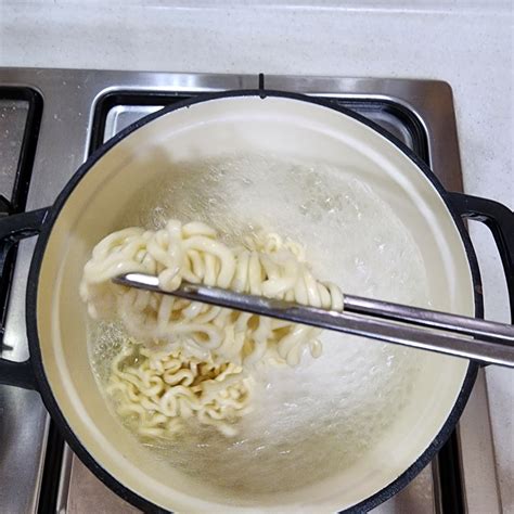 서진이네 불라면 콘치즈 불닭볶음면 야식 추천