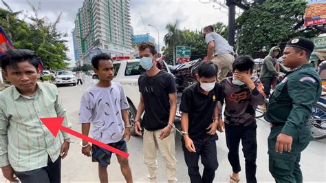 បញ្ជូនខ្លួនបុរសម្នាក់ដែលលួងលោមឆបោកយកទូរស័ព្ទដៃនិងកងដៃពីនារី២នាក់ នៅខណ្ឌពោធិ៍សែនជ័យ ទៅកាន់តុលាការ