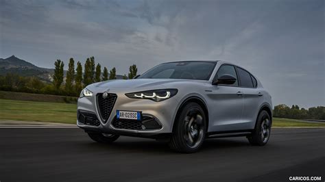 Alfa Romeo Stelvio 2023my Front Three Quarter