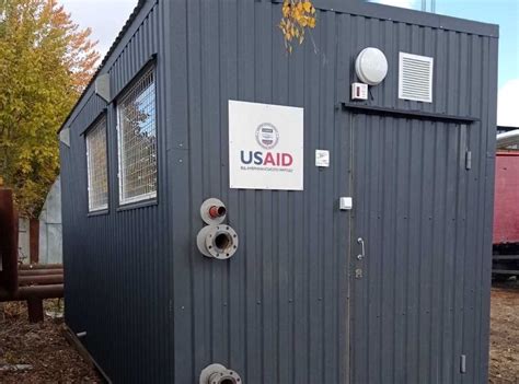 США передали українським громадам 22 мобільні котельні