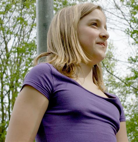 Young Girl Buds Images Usseekcom