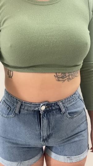 Alisha Moor Let Me Please You With My Huge Tits 😘