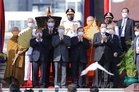 សម្ដេចតេជោ ហ៊ុន សែន អញ្ជើញចូលរួមអបអរសាទរទិវាបុណ្យឯករាជ្យជាតិ លើកទី ៦៩ ខេត្តកំពង់ចាម