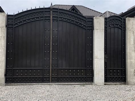 Pin by Bariev A on Ворота | Entrance gates design, Gate design, Steel ...